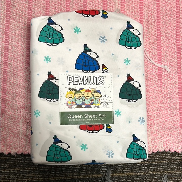 Peanuts | Bedding | Queen Snoopy Puffer Jacket Sheets | Poshmark